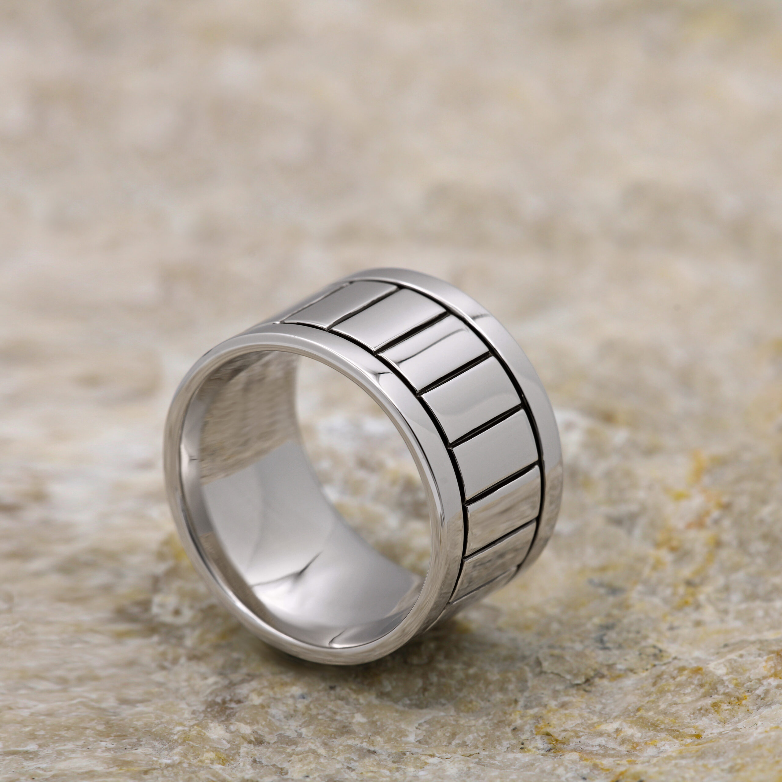 Hu Tao Ring » Custom Jewelry by Jewelrythis